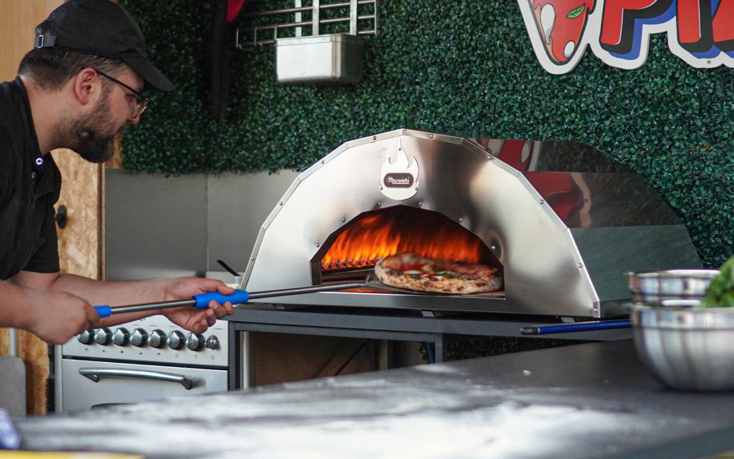 MALATI DI PIZZA SHOP